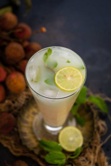 Lychee Lemonade Recipe (Litchi Lemonade) - Whiskaffair