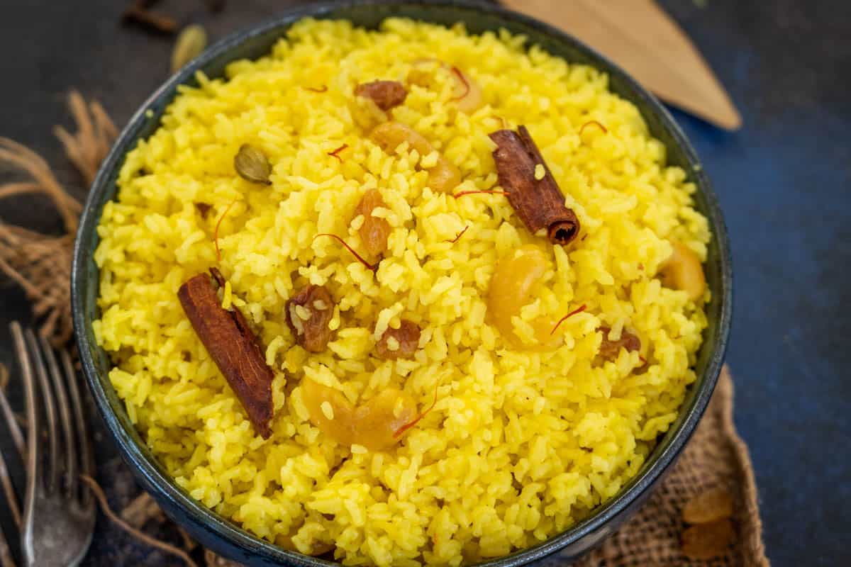 Basanti Pulao Recipe (Holud Mishti Pulao) + Video - Whiskaffair