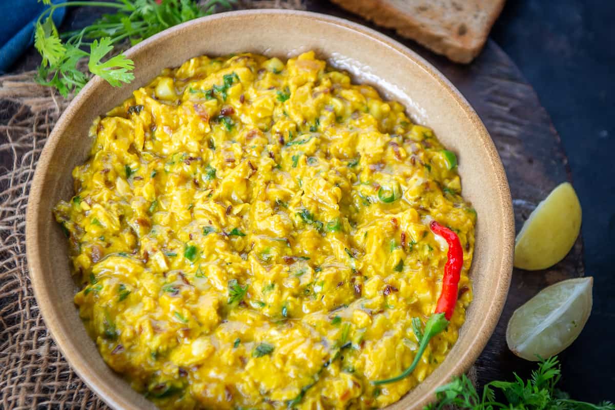 Akuri Recipe ( Parsi Style Scrambled Eggs ) + Simple Video! - Whiskaffair