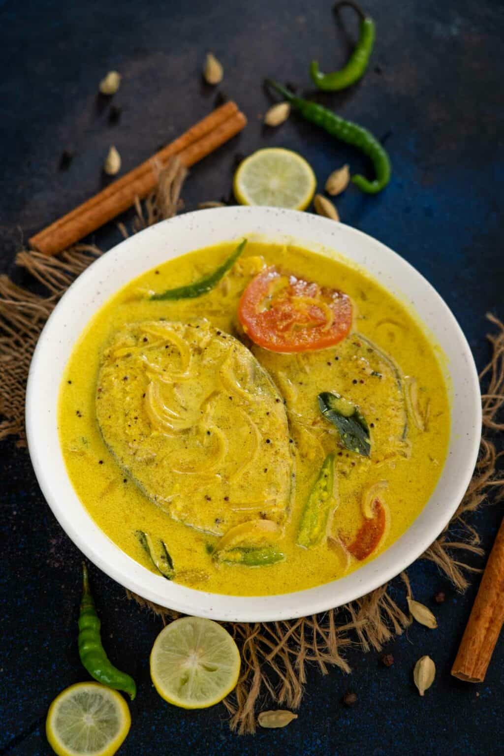 Fish Molee Recipe (Meen Molly) - Whiskaffair