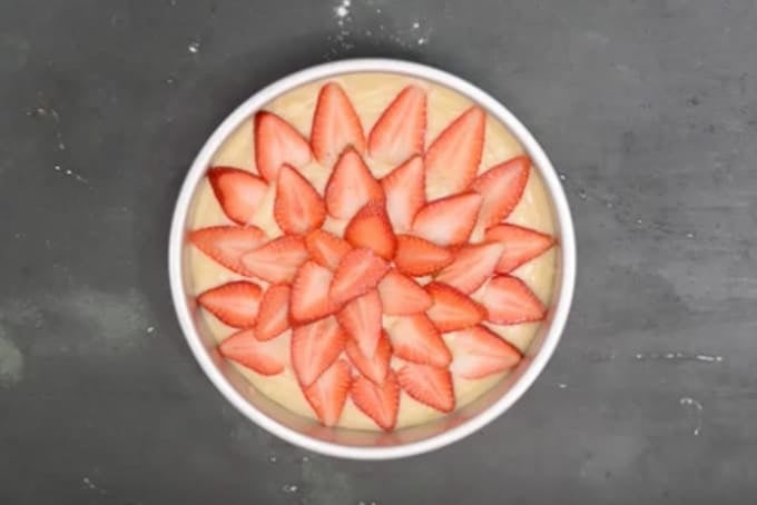 Fresh Strawberry Cake Recipe (Step by Step + Video) - Whiskaffair