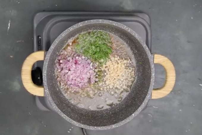 Maharashtrian Zunka Recipe (Step by Step + Video) - Whiskaffair