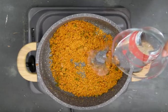 Maharashtrian Zunka Recipe (Step by Step + Video) - Whiskaffair