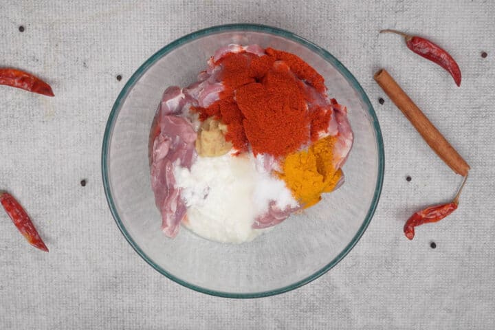 Mutton Rara Curry Recipe (Restaurant Style) - Whisk Affair
