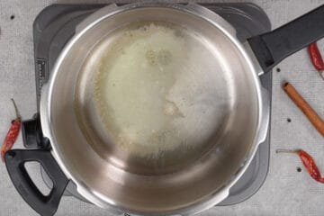 Mutton Rara Curry Recipe (Restaurant Style) - Whisk Affair