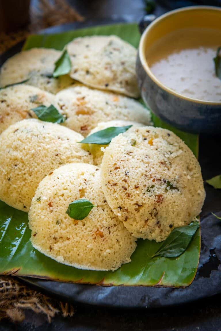 Rava Idli Recipe (Semolina Idli) - Whisk Affair