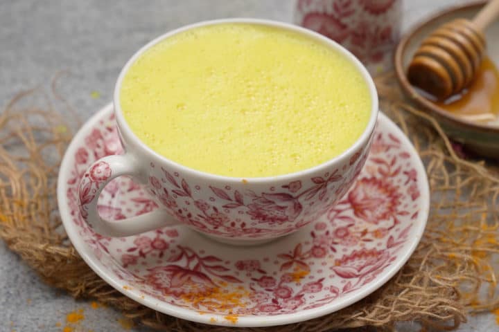 Easy Haldi Doodh Recipe (Golden Turmeric Milk) + Video