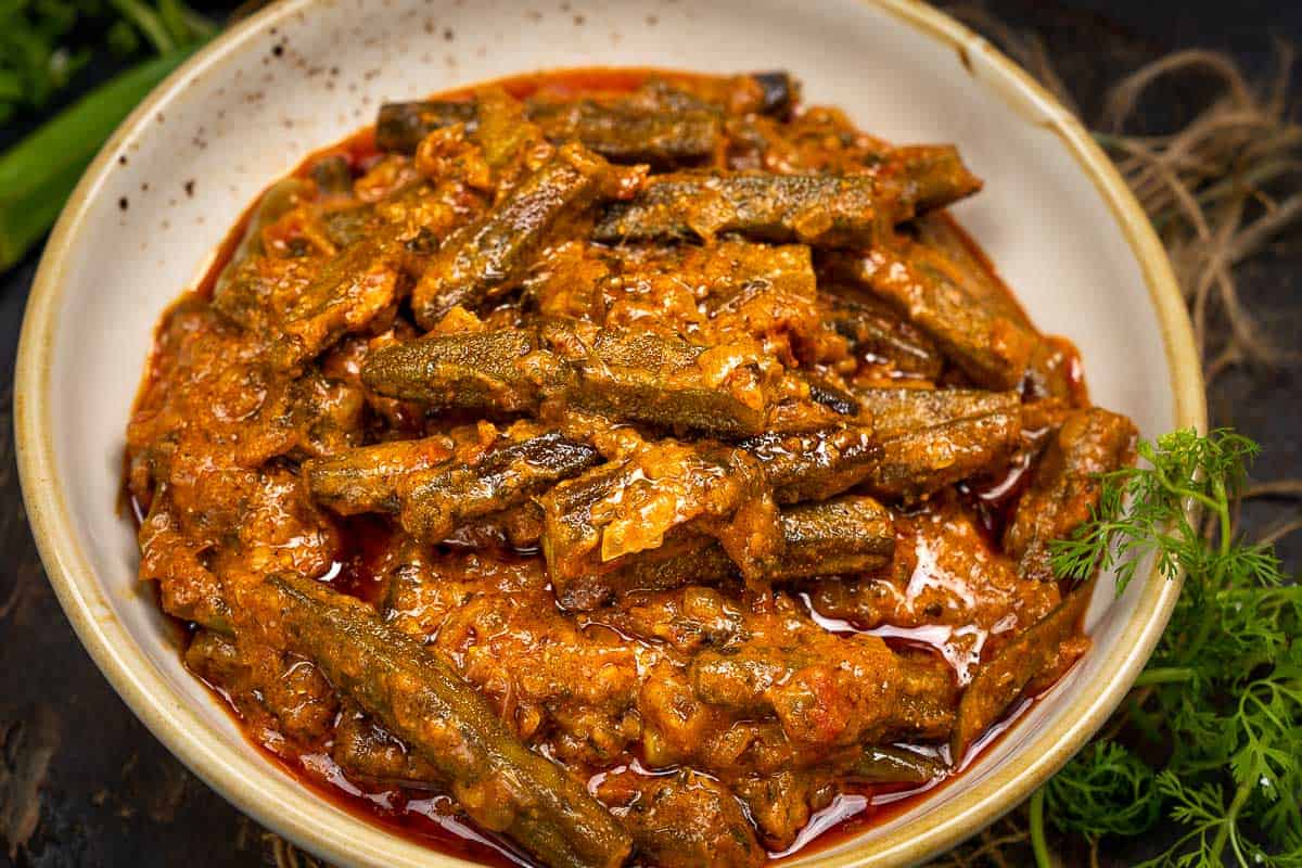 Dahi Achari Bhindi Recipe (Okra Curry In Pickling Spices) - Whiskaffair