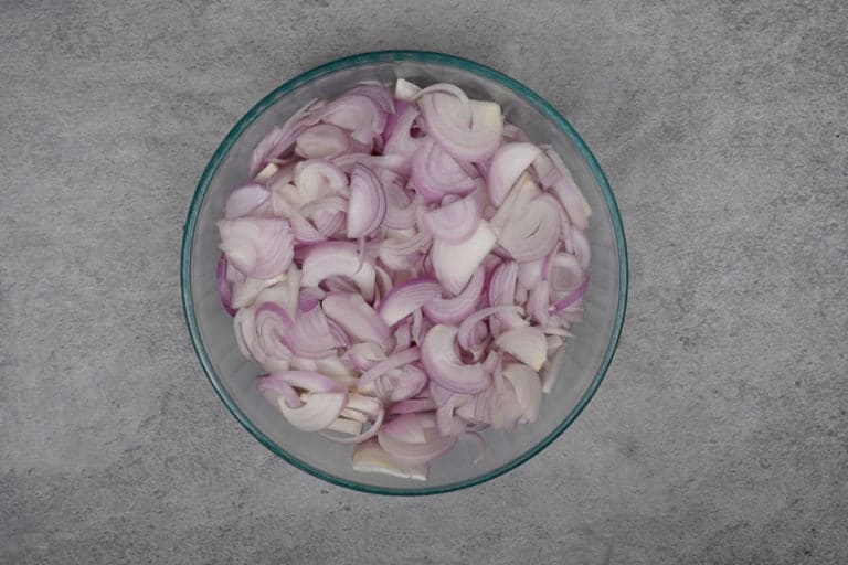 Birista Recipe (Crispy Fried Onions) - Whiskaffair