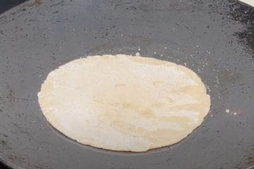 Khamiri Roti Recipe (Fermented Flatbread) + Video - Whiskaffair