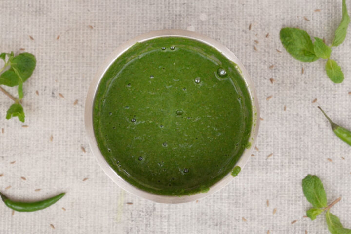 Mint Chutney Recipe (Pudina Chutney) - Whiskaffair