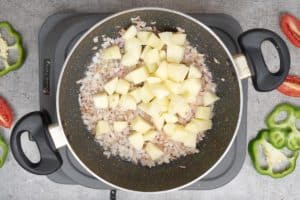Dry Aloo Capsicum Recipe (Aloo Shimla Mirch) + Video