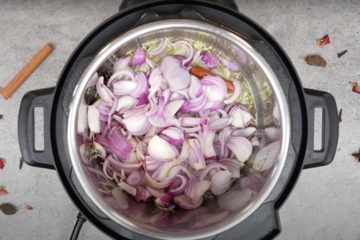 Spicy Mutton Pulao Recipe (Gosht Pulav) - Whisk Affair
