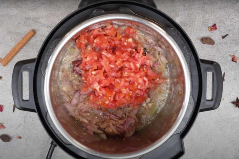 Spicy Mutton Pulao Recipe (Gosht Pulav) - Whisk Affair