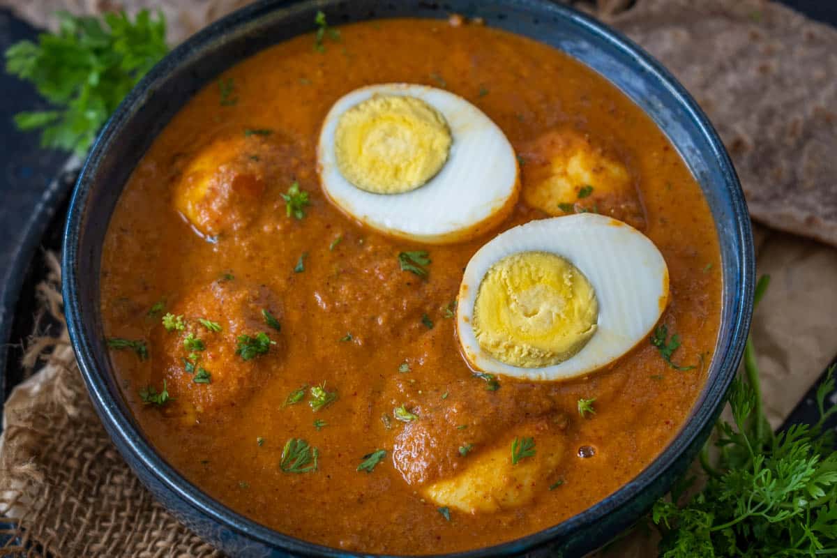 Muttai Kulambu Recipe (South Indian Egg Curry) - Whiskaffair