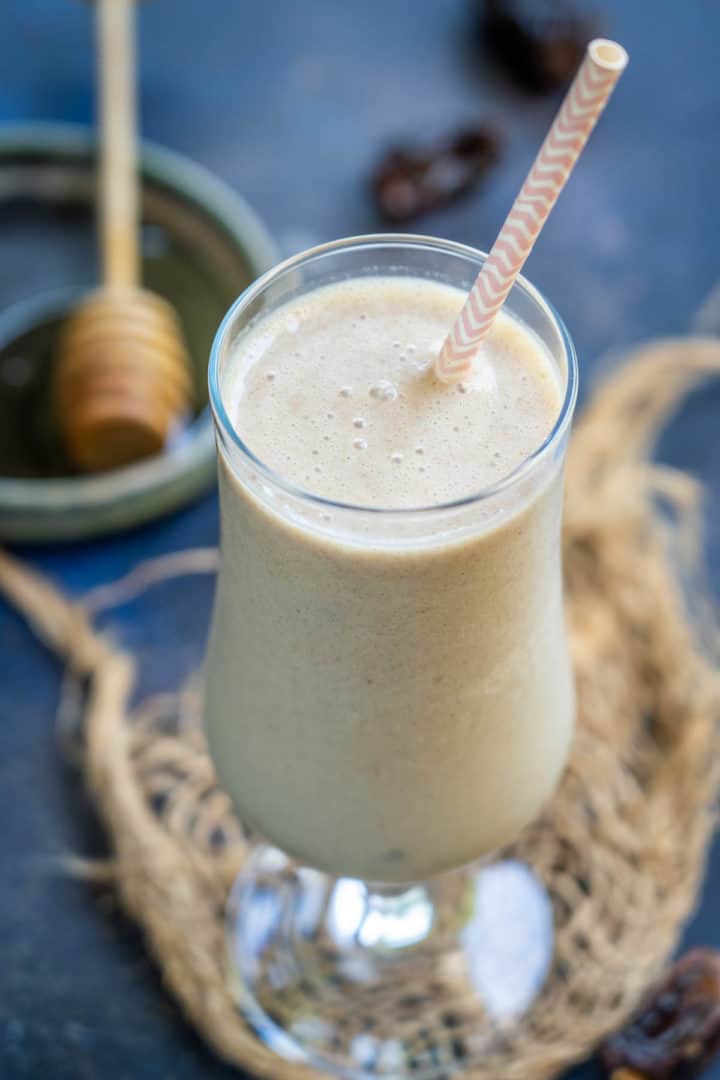 Dates Milkshake Recipe (Khajoor Milkshake) - Whiskaffair