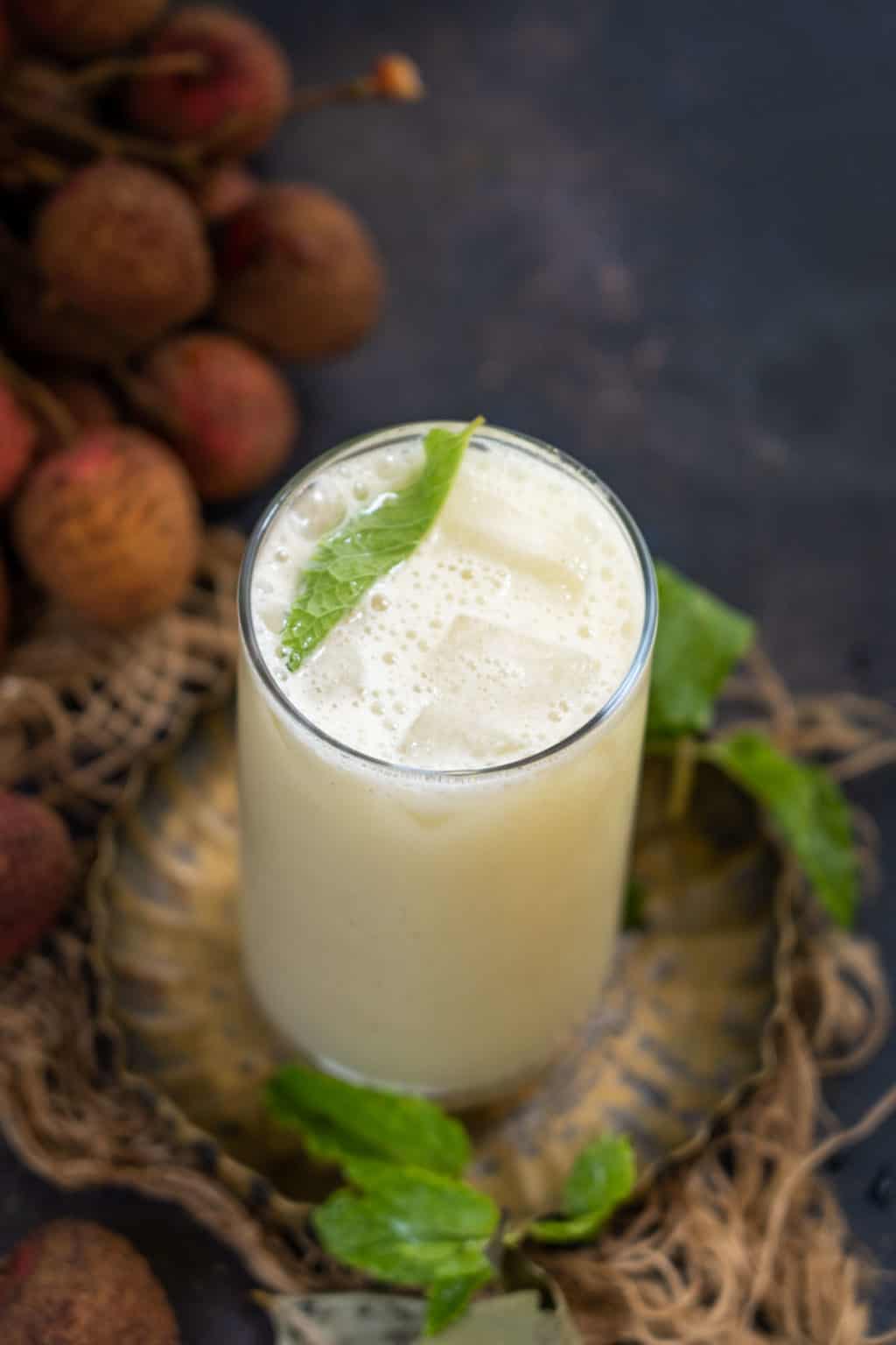 Lychee Juice Recipe (Litchi Juice) - Whisk Affair