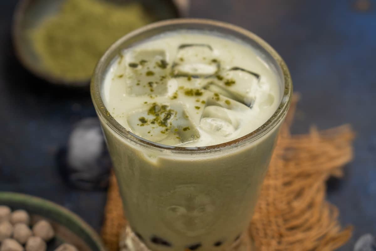 Green Tea Boba Recipe (Matcha Milk Bubble Tea) - Whiskaffair