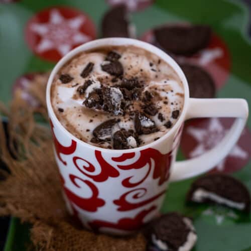 Oreo Hot Chocolate Recipe (Dunkin Donuts Copycat) - Whiskaffair