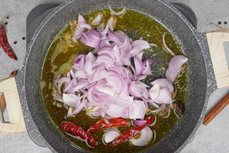 Dahi Chicken Recipe (Yogurt Chicken Curry) - Whisk Affair