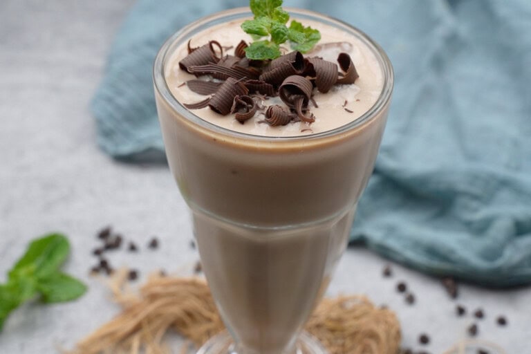 Chocolate Lassi Recipe (Creamy, Cafe-Style) - Whisk Affair