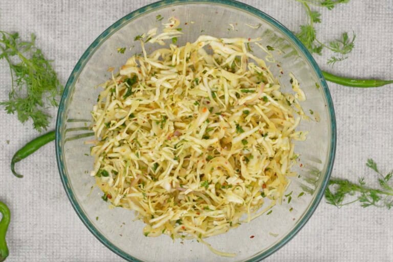 Cabbage Pakoda Recipe (Cabbage Bhajiya) - Whisk Affair