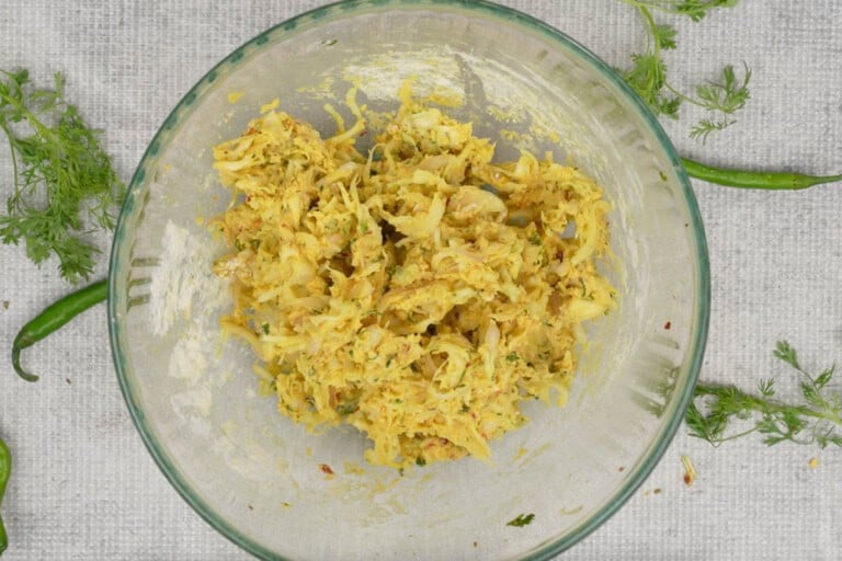 Cabbage Pakoda Recipe (Cabbage Bhajiya) - Whisk Affair
