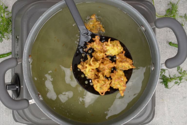 Cabbage Pakoda Recipe (Cabbage Bhajiya) - Whisk Affair