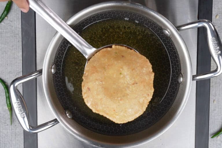 Bedmi Poori Recipe (Crispy Urad Dal Poori) - Whisk Affair