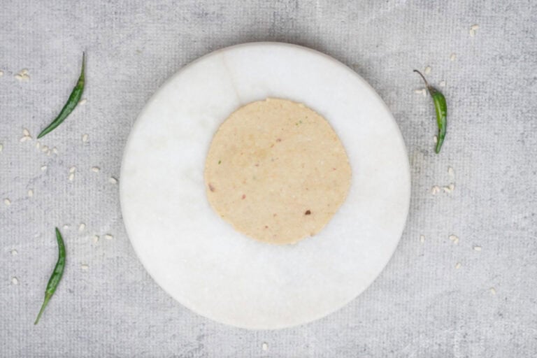 Bedmi Poori Recipe (Crispy Urad Dal Poori) - Whisk Affair